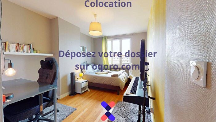 Appartement 6 pièces à Saint Louis, Lyon 7ème arrondissement, à louer