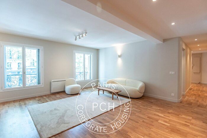Porte Saint Denis-Paradis, Paris 10ème arrondissement : Appartement 4 pièces à louer