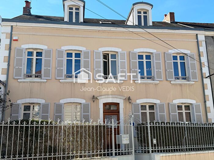 Maison à vendre - Montluçon, Centre-ville, Les Forges - 10 pièces - 7 chambres