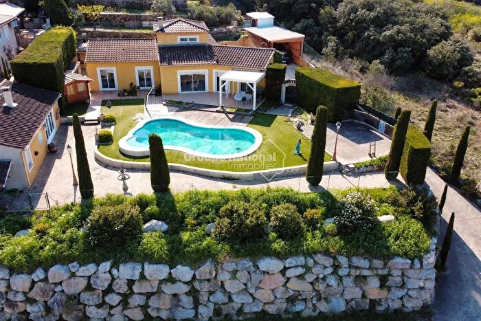 Maison à vendre - Saint-Saturnin-lès-Avignon - 4 pièces - 3 chambres