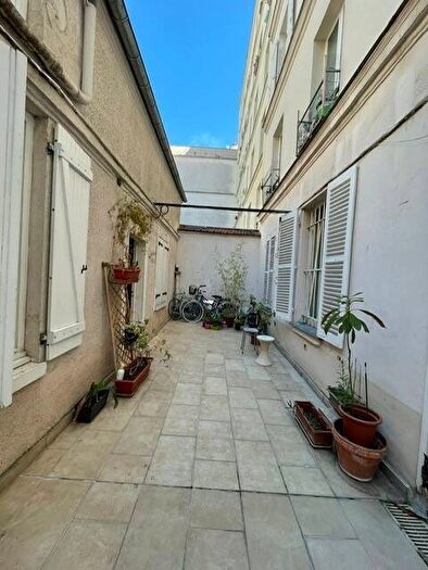 Appartement à louer - Clignancourt-Jules Joffrin, Paris ème arrondissement - 2 pièces - 1 chambre