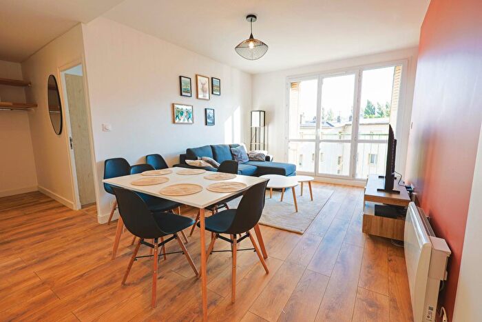 Appartement à louer - Saint-Martin-le-Vinoux - 1 pièce - 3 chambres