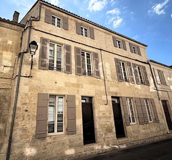 Maison 6 pièces à vendre à Saintes, Centre-ville