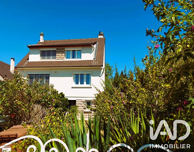 Maison 6 pièces à vendre - Le Mesnil-Saint-Denis