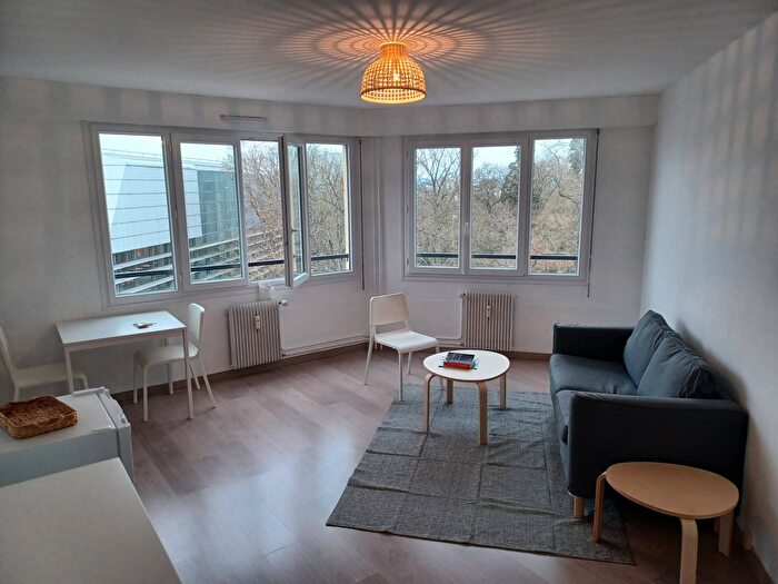 Appartement à louer - Reims - 2 pièces - 1 chambre