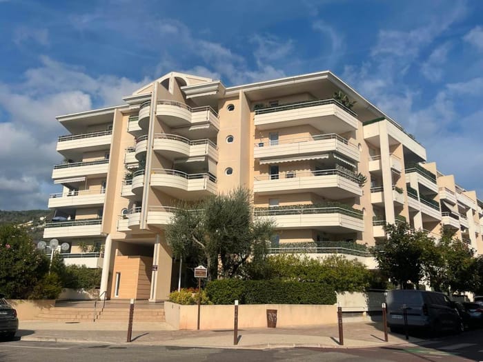 Appartement 2 pièces à louer à Mandelieu-la-Napoule, Capitou