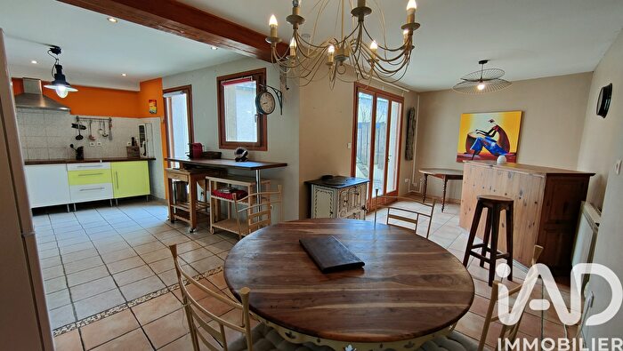 Maison à louer - Saint-Jean-de-Soudain - 6 pièces - 3 chambres