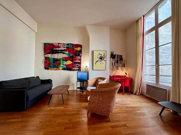 Appartement à louer - Sainte Avoie, Paris ème arrondissement - 1 pièce