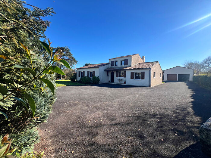 Maison à vendre - Saint-Sulpice-de-Cognac - 5 pièces - 3 chambres