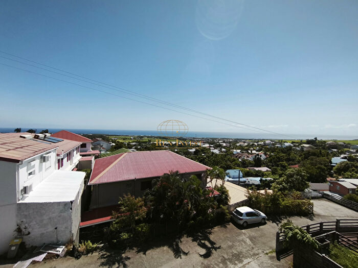 Appartement à louer - Sainte-Marie, Desbassyns, Rivière des Pluies - 3 pièces - 2 chambres