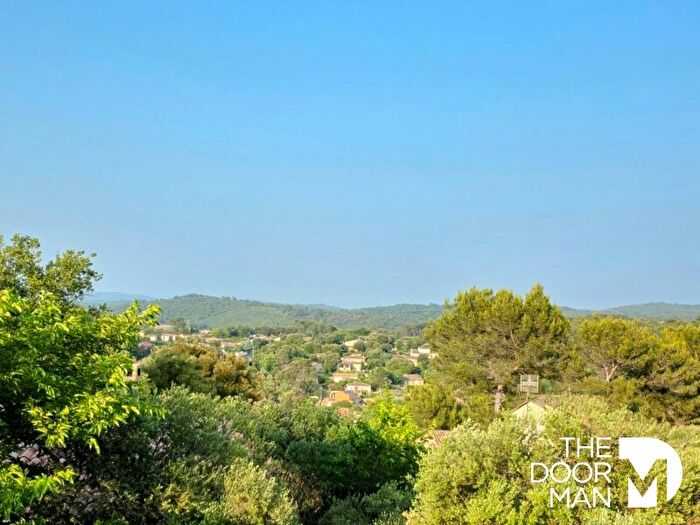 Maison à vendre - Flassans-sur-Issole - 7 pièces - 6 chambres