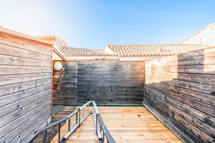 Maison à vendre - Pézenas - 2 pièces - 1 chambre