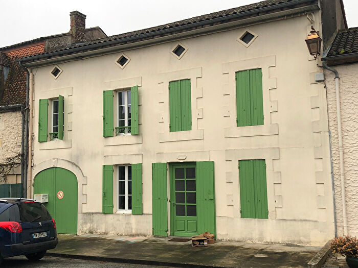 Maison 7 pièces à louer - Saussignac