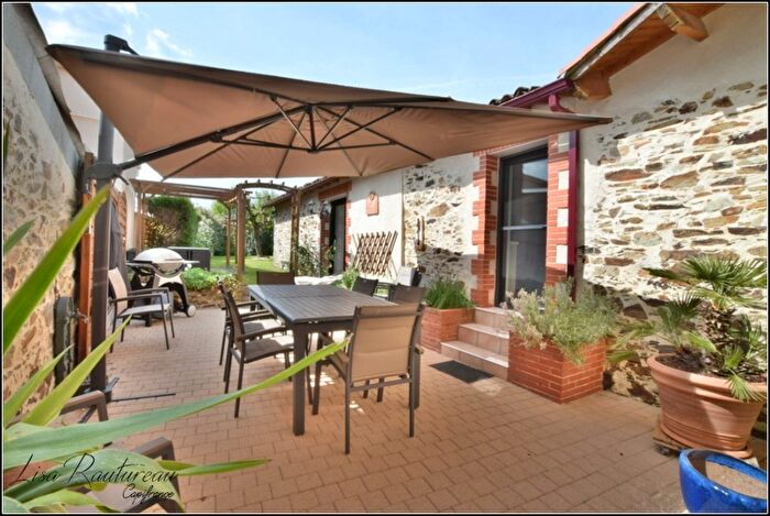 Maison 7 pièces à Les Brouzils, à vendre