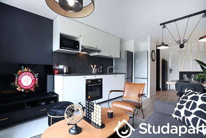 Appartement à louer - Belle Beille, Angers - 1 pièce - 3 chambres