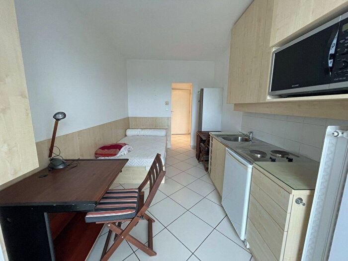 Abry, Grenoble : Appartement 1 pièce à louer