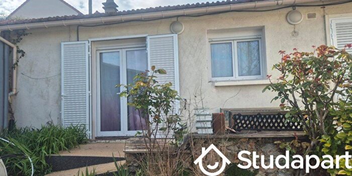 Appartement à louer - Haut Guichet-Centre Ouest, Orsay - 1 pièce