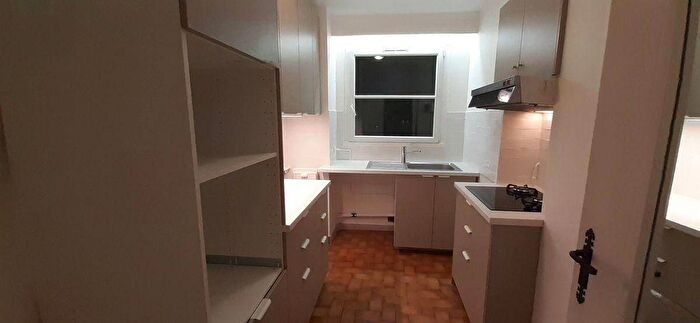 Appartement à louer - La Garenne-Colombes - 3 pièces - 2 chambres