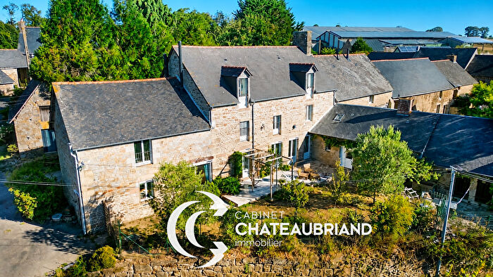 Maison 8 pièces à Noyal-sous-Bazouges, à vendre