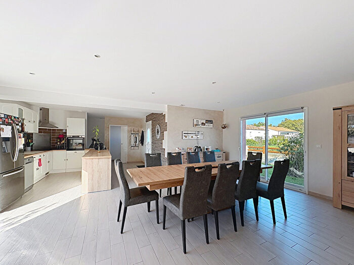 Maison à vendre - La Garnache - 5 pièces - 4 chambres