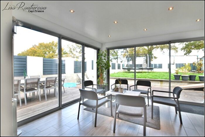 Maison à vendre - Saint-Hilaire-de-Loulay - 8 pièces - 5 chambres