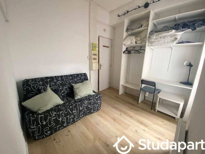 Appartement 1 pièce à louer à Cheminots-Acacias-Faubourg de Lille, Valenciennes