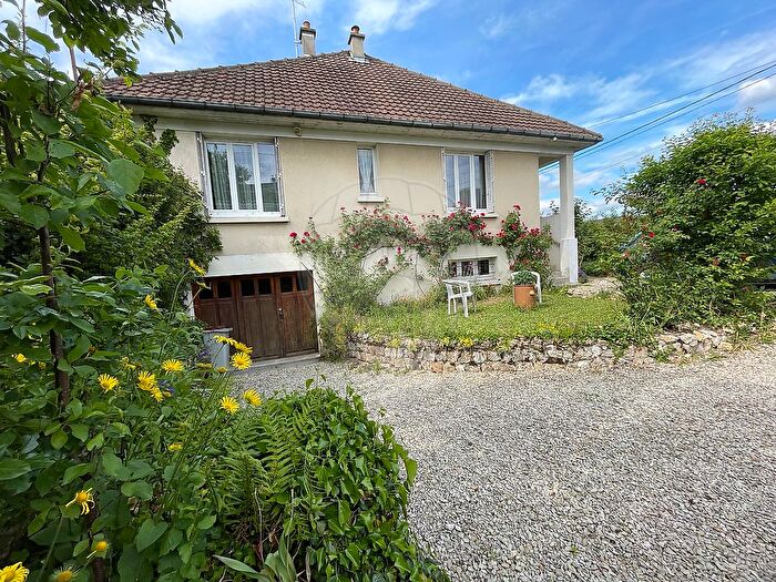 Maison à vendre - Saint-Julien-les-Villas - 5 pièces - 3 chambres