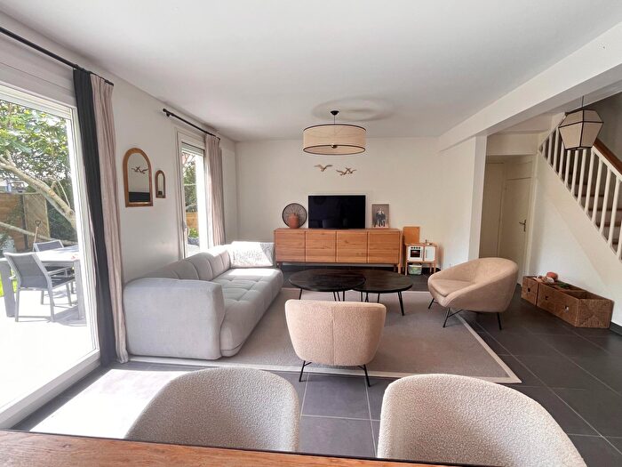 Maison 6 pièces à vendre à Saint-Nom-la-Bretèche