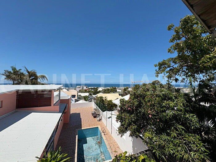 Appartement à louer - Saint-Pierre, Centre-ville - 3 pièces - 2 chambres