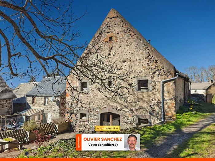 Maison à vendre - Saint-Bonnet-près-Orcival - 6 pièces - 4 chambres