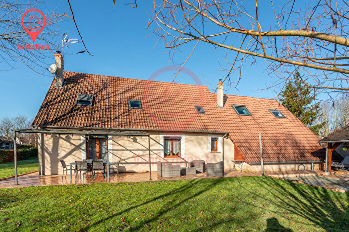 Maison à vendre - Saint-Doulchard - 6 pièces - 4 chambres