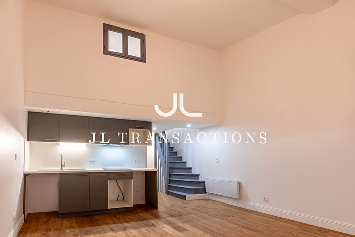 Maison à louer - Bordeaux, Saint-Pierre - 2 pièces - 1 chambre