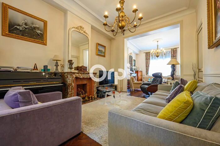 Maison à vendre - Lallaing - 9 pièces - 7 chambres