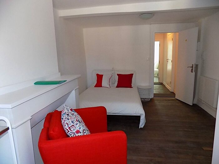 Appartement à louer - Centre Ancien, Foix - 1 pièce