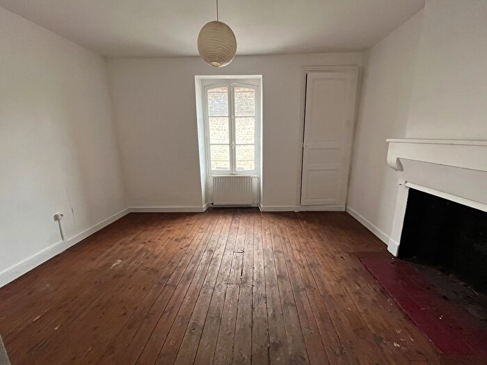 Maison à vendre - Montmorillon - 3 pièces - 2 chambres