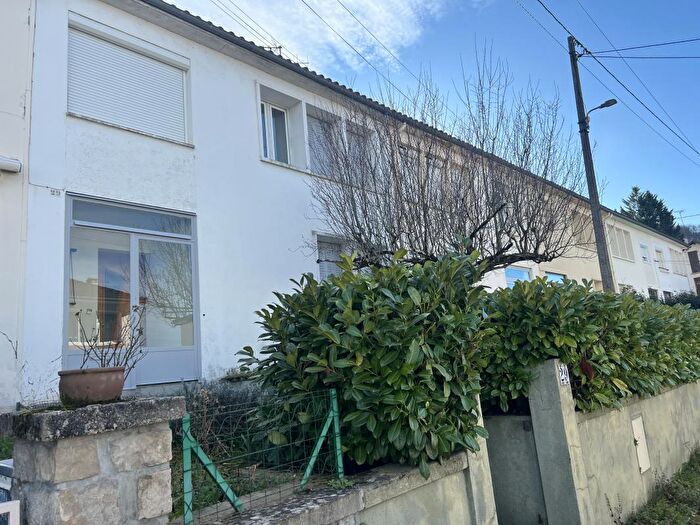 Appartement à louer - Villefranche-de-Rouergue, La Chartreuse, Saint-Jean dAigremont - 4 pièces - 3 chambres