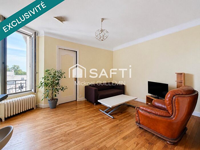 Fontenay-sous-Bois, Proche Bois de Vincennes, Rer A - Appartement 3 pièces à vendre