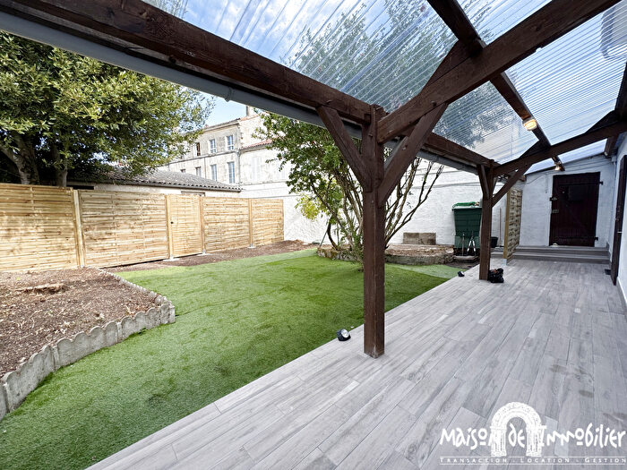 Maison à louer - Cognac, Champ de Foire - 3 pièces - 2 chambres