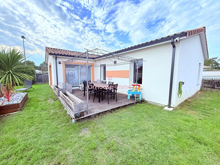 Maison 4 pièces à Brach, à vendre