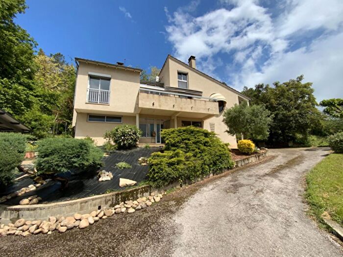 Maison à vendre - Saint-Céré - 6 pièces - 4 chambres