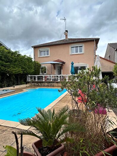 Maison 6 pièces à Villeurbanne, Buers, à louer
