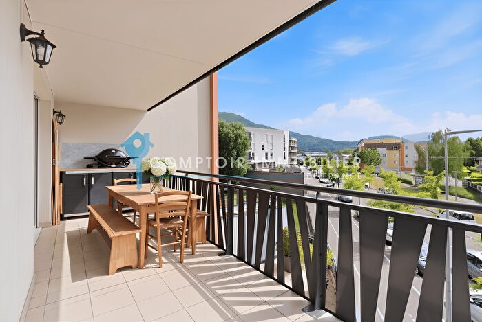 Appartement à vendre - Saint-Martin-dHères - 3 pièces - 2 chambres