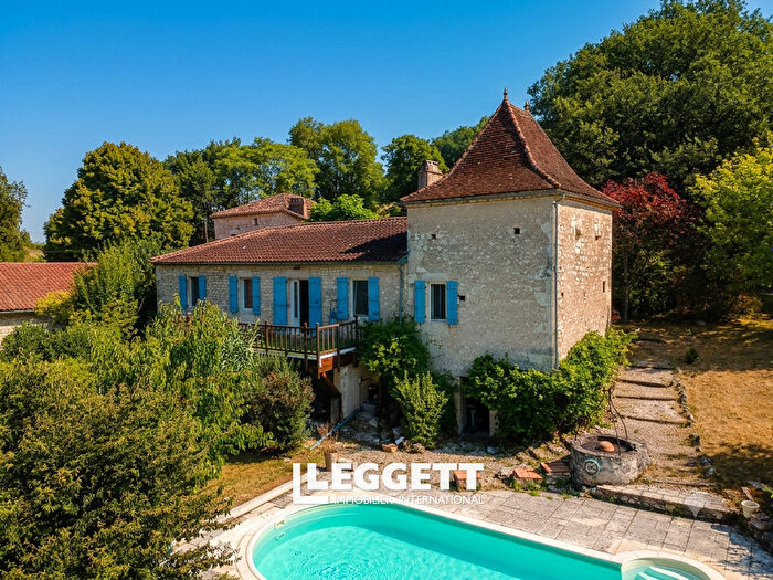 Maison 5 pièces à Valprionde, à vendre