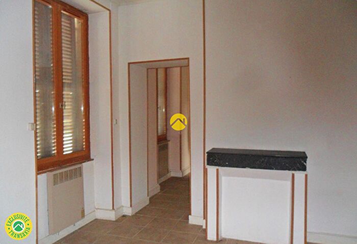 Appartement à vendre - Ainay-le-Château - 5 pièces - 2 chambres