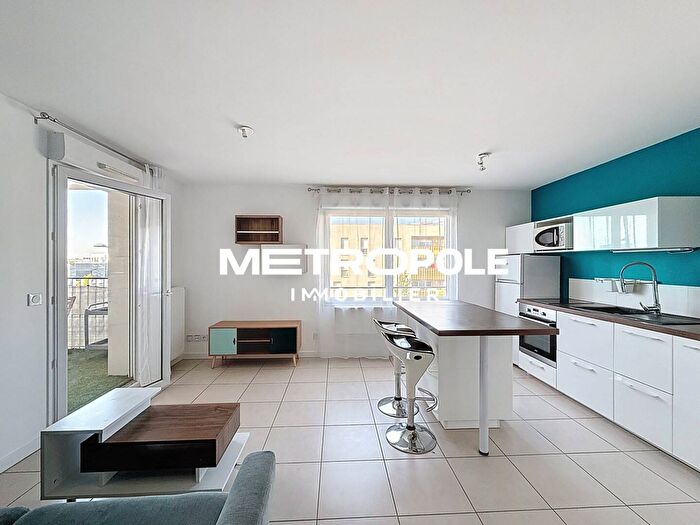 Appartement à louer - Saint-Priest - 2 pièces - 1 chambre