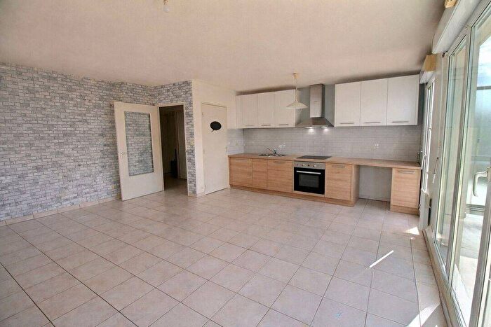 Appartement 3 pièces à Croix Luizet, Villeurbanne, à louer