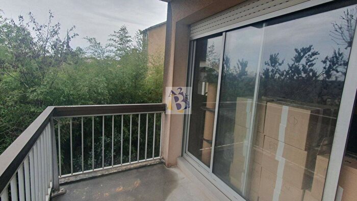 Appartement à louer - Champ de Mars-Bussatte-Victor Hugo, Angoulême - 4 pièces - 3 chambres