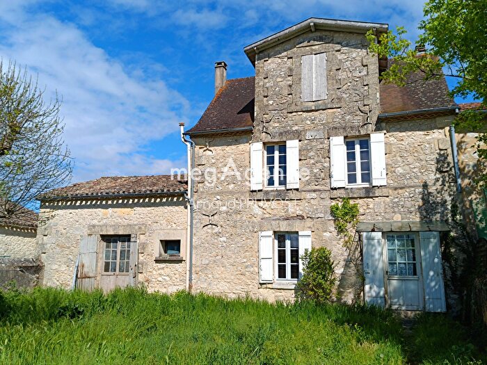 Maison à vendre - Nojals-et-Clotte - 5 pièces - 4 chambres