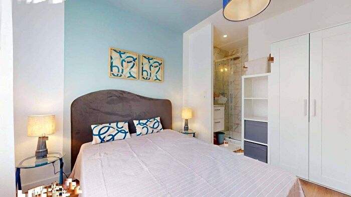 Appartement à louer - Centre Ville, Reims - 1 pièce