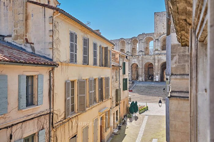 Maison à vendre - Arles, Centre-ville - 7 pièces - 3 chambres